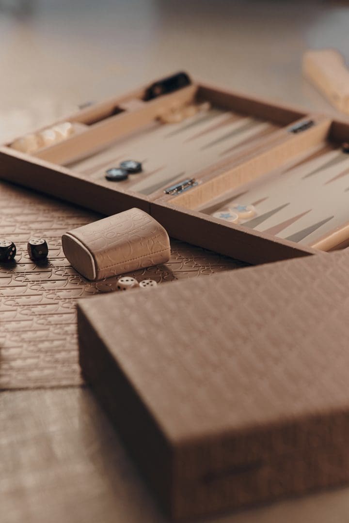 Backgammon: Back In Style - M2 Magazine